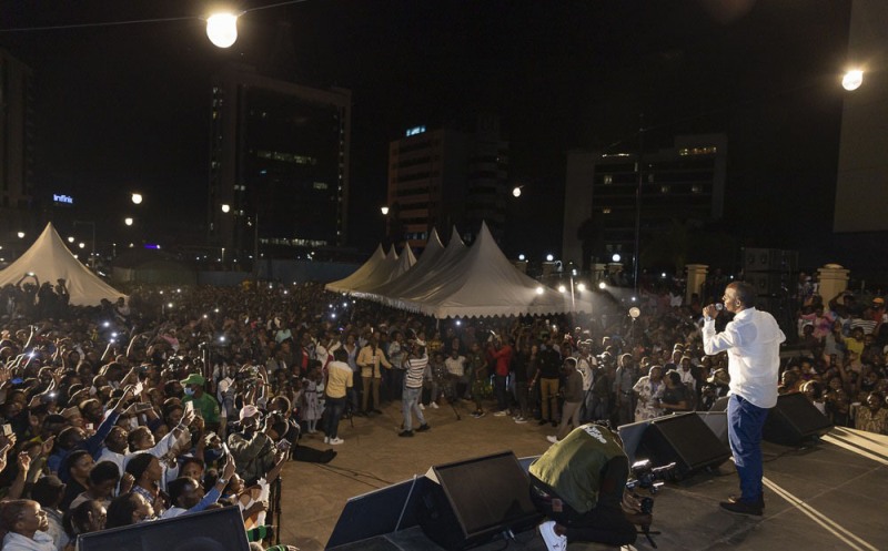 » Alex Dusabe na Israel Mbonyi batanze ibyishimo mu gitaramo KGF ...