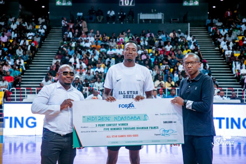 » Basketball: Umwaka w’imikino 2021-2022 wasojwe mu birori ImvahoNshya