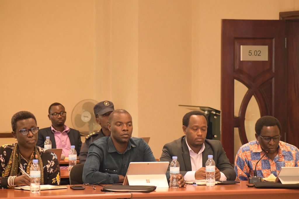 » Ntawukura undi mu bukene, umuntu abwikuramo agaherekezwa- Guverineri ...