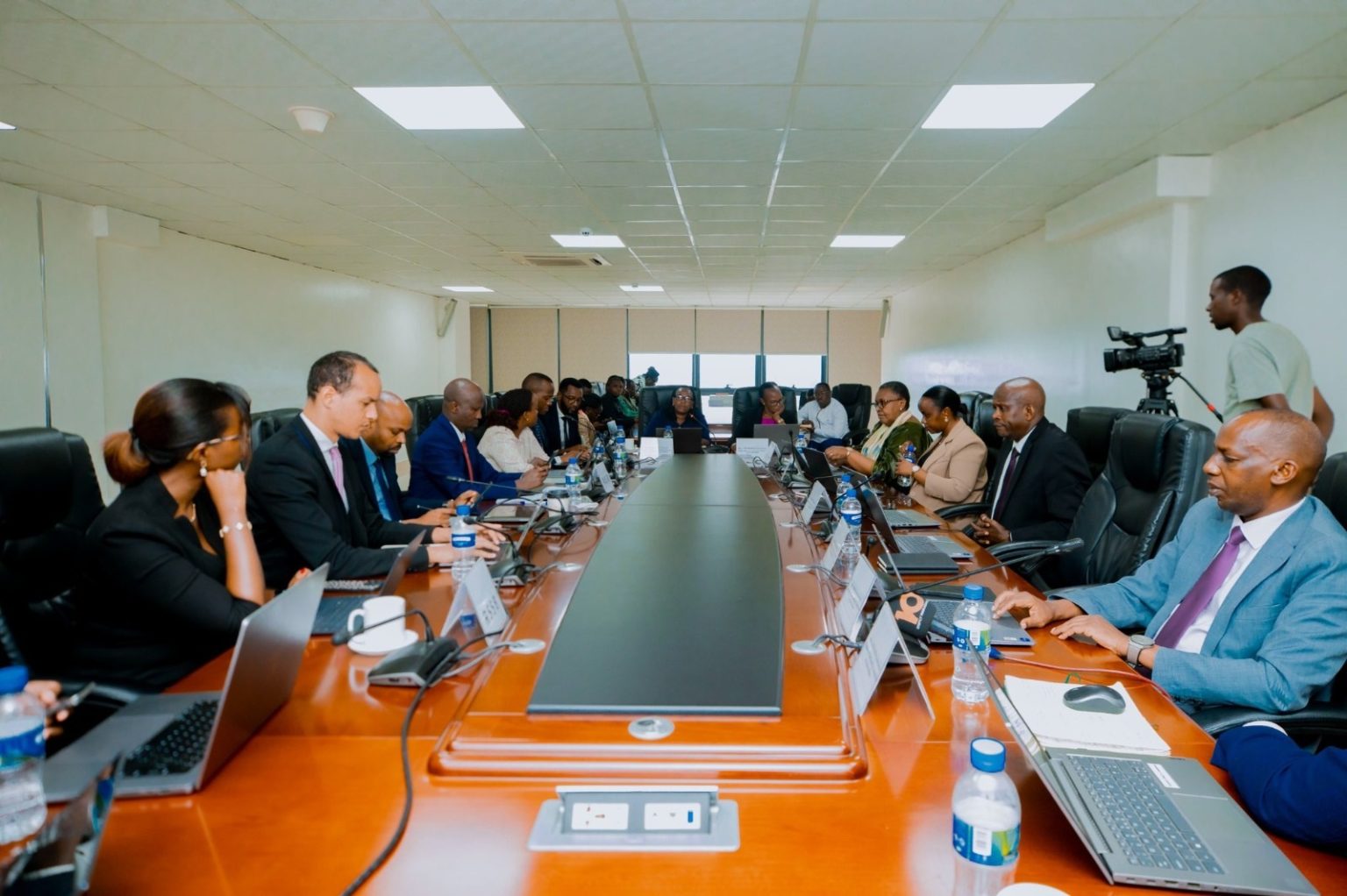 » Abadepite bagaye abaganga ba RSSB bavuguruzanya n’abasanzwe ImvahoNshya