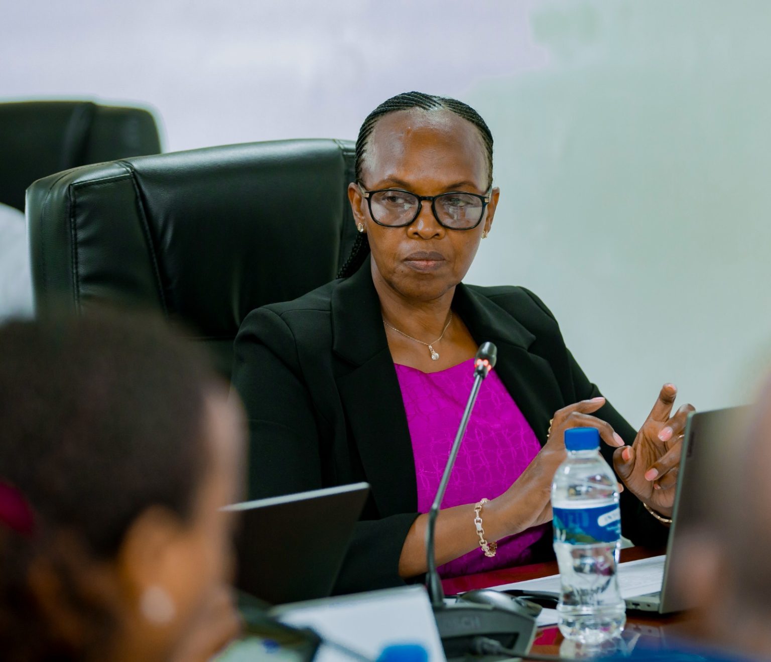» Abadepite bagaye abaganga ba RSSB bavuguruzanya n’abasanzwe ImvahoNshya