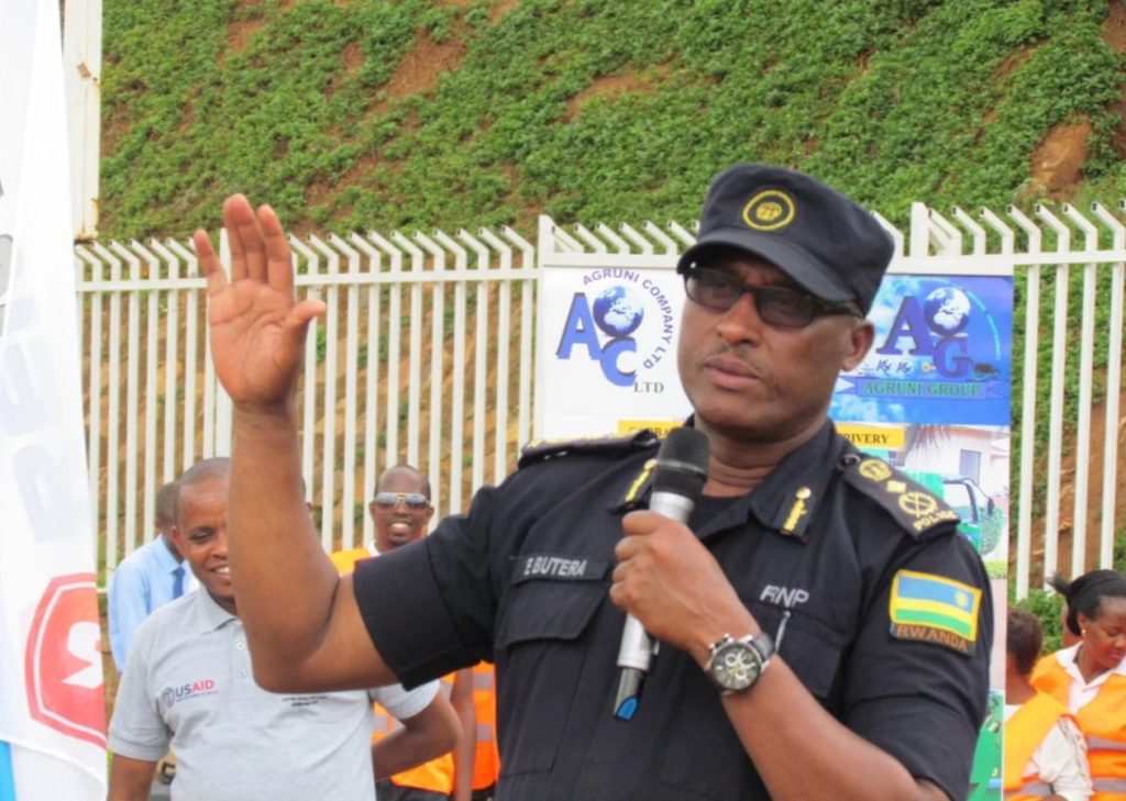» CG Emmanuel K.Gasana mu bapolisi bagiye mu kiruhuko cy’izabukuru ...